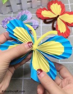 Butterfly Craft Using Paper & Pipe Cleaner – Step by Step Instructions ...
