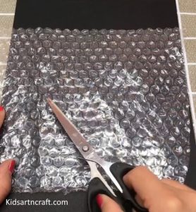 Easy To Make Bubble Wrap Flower Craft For Kids- Step By Step Tutorial ...