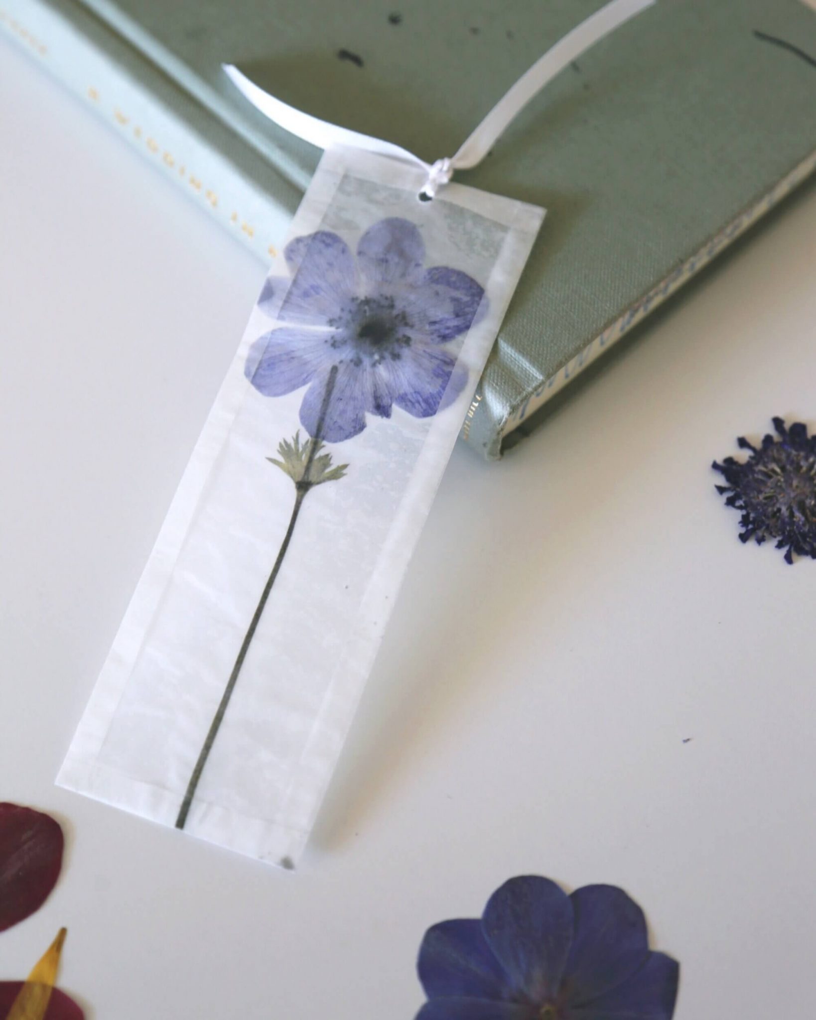 DIY Bookmark Ideas with Wax Paper - Kids Art & Craft