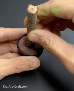 Christmas Tree using Egg Carton Tutorial for Kids - Kids Art & Craft