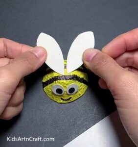 How To Make Bee Craft Using Egg Carton for Kids - Kids Art & Craft