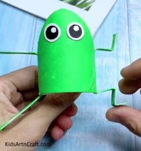 How to Make Frog by Toilet Paper Roll Step-by-Step Tutorial - Kids Art ...