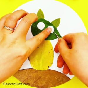 Creative Cat Drawing Using Fall Leaves Tutorial For Kids - Kids Art & Craft