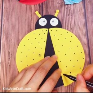 Easy To Learn Ladybug Craft Tutorial For Kindergartners - Kids Art & Craft
