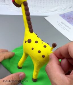 Clay Giraffe 3D Model Craft Project For Beginners - Kids Art & Craft