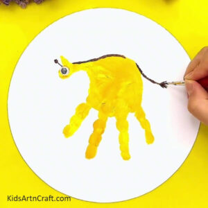 Creative Giraffe Handprint Painting Idea For Beginners - Kids Art & Craft