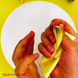 DIY Easy Ant Artwork Using Crumpled Paper for Kids - Kids Art & Craft