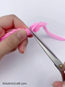 Pretty Flower Wreath Craft Using Cardboard And Wool Tutorial For Kids ...