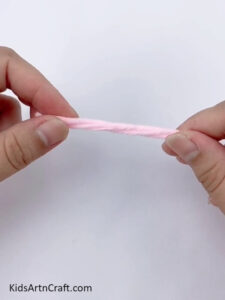 Pretty Flower Wreath Craft Using Cardboard And Wool Tutorial For Kids ...